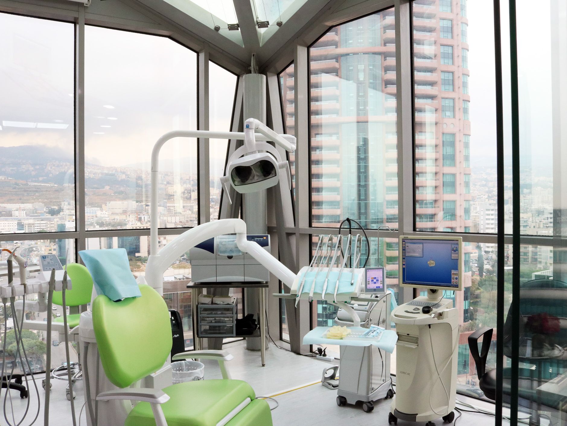 One Day Implants with Smile Infinity | MedicalTourism.Review